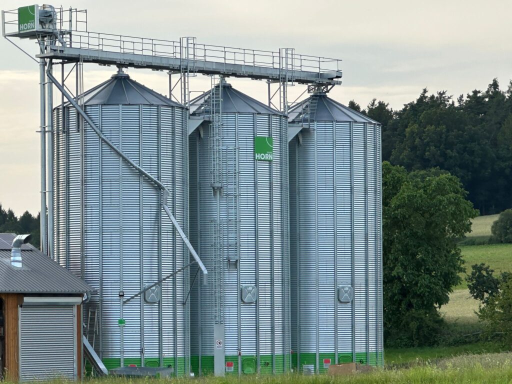 Trough Chain Conveyor by HORN Technic: Durable and Flexible